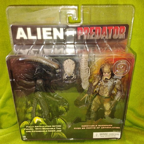 Neca | Other | Alien Vs Predator Toys R Us Exclusive Neca Action ...